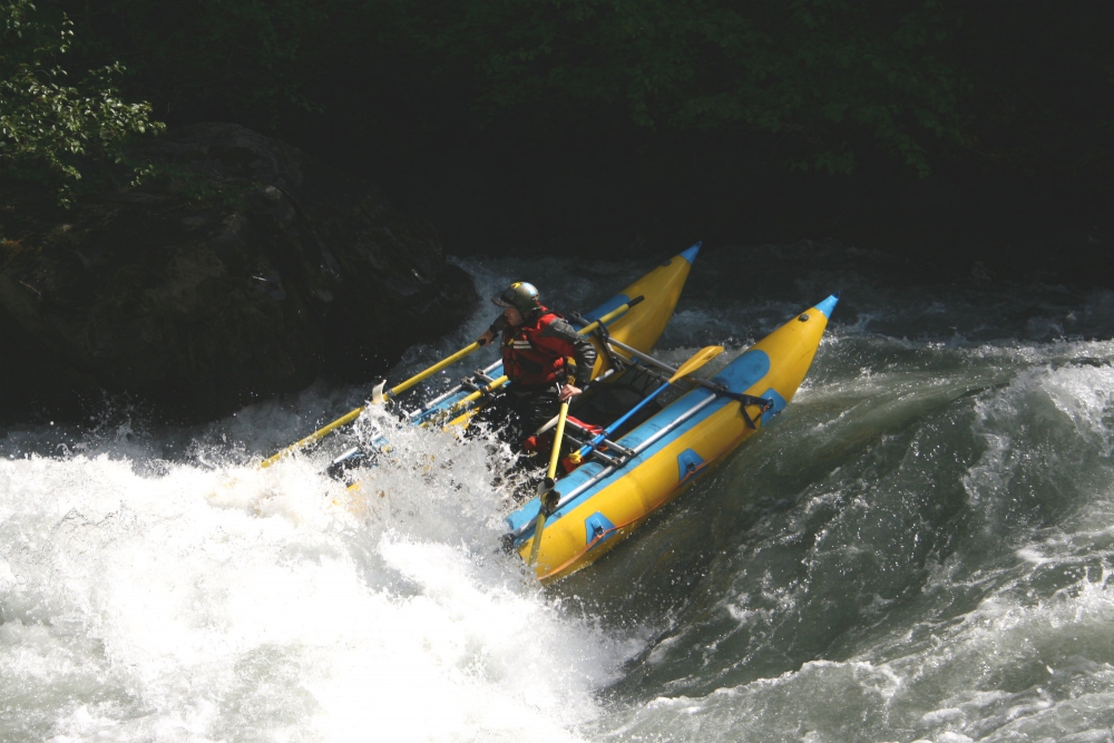 Guide School: Using Your Oars | Duct Tape Diaries | NRS